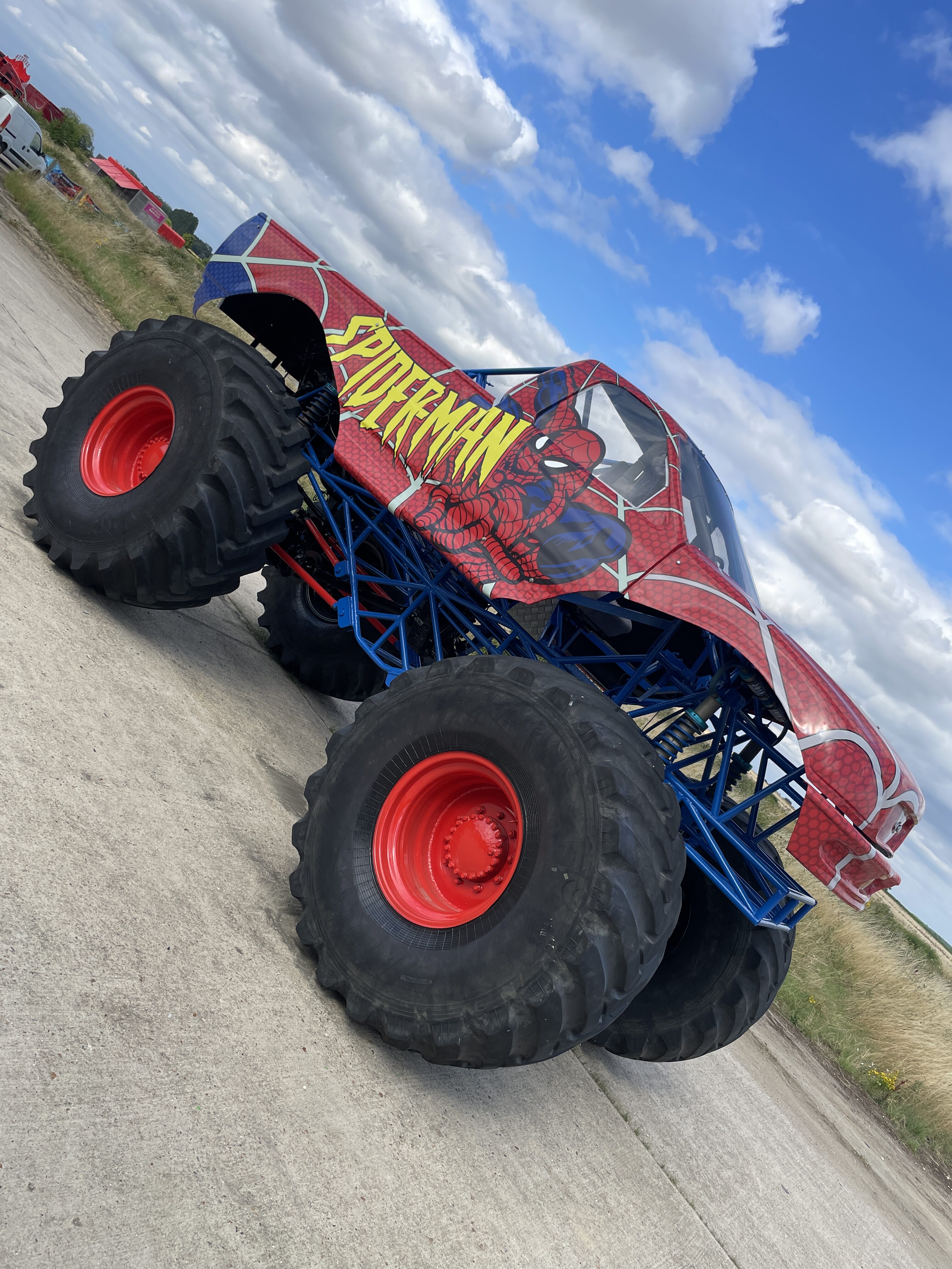 Total Covering sur Monster Truck X Spiderman - Madmark
